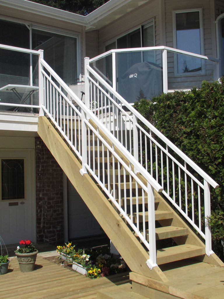 Exterior Railings North Vancouver - Riverside Ironwork Canada Inc.